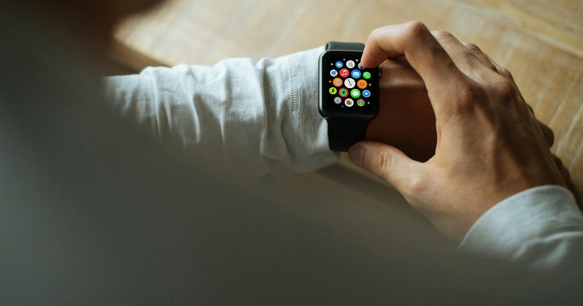 Apps and Wearables: How and Why to Develop a Smartwatch App
